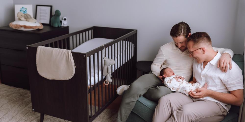 VUB-prof doorbreekt taboe rond vaderschap bij mannenkoppels | Vrije Universiteit Brussel